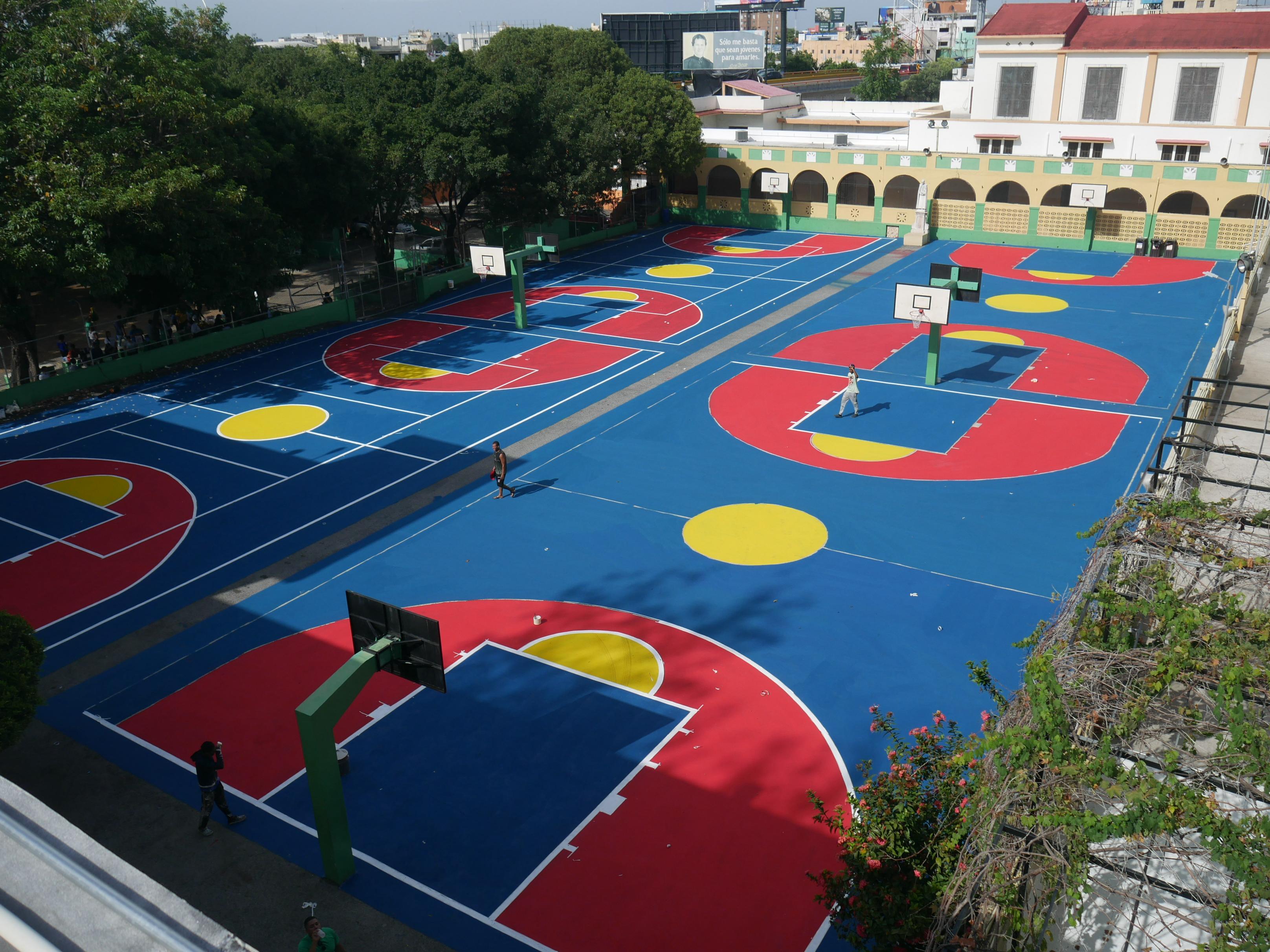 Inefi realiza operativo masivo de reparación de canchas escolares en todo el país, como parte ...